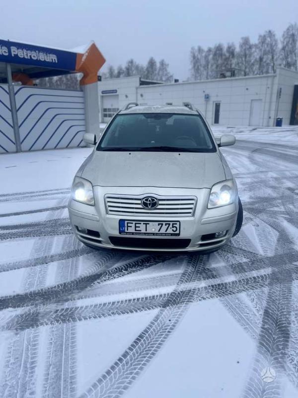 Pelēks Toyota Avensis 2005 Viļņa, ar dzinēja tilpumu 2.00 L un nobraukumu 326 tūkst. km par 1450 €, foto 7 vietnē AUTOMOTO.COM.LV