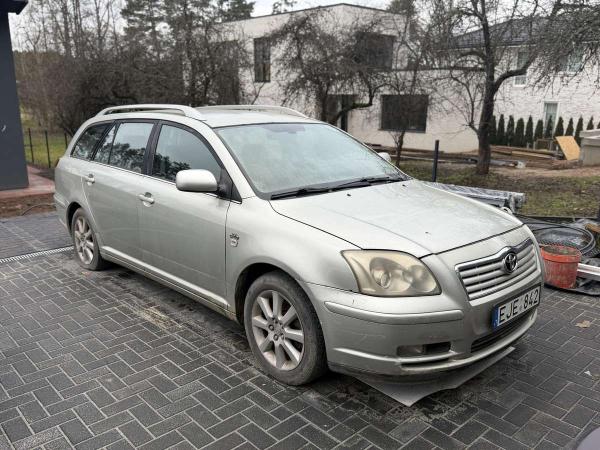 Pelēks Toyota Avensis 2005 Viļņa, ar dzinēja tilpumu 2.00 L un nobraukumu 330 tūkst. km par 750 €, foto 1 vietnē AUTOMOTO.COM.LV