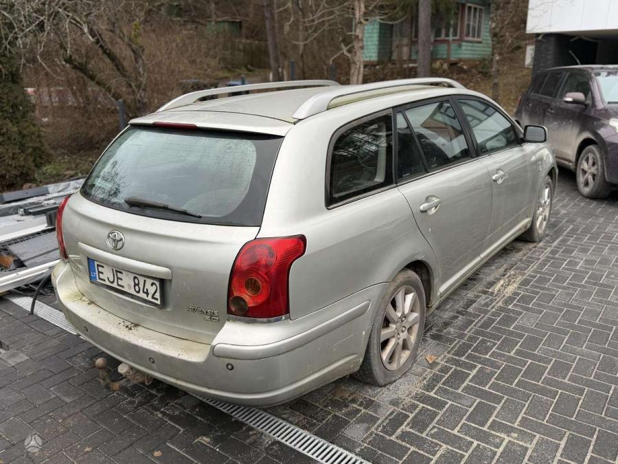 Pelēks Toyota Avensis 2005 Viļņa, ar dzinēja tilpumu 2.00 L un nobraukumu 330 tūkst. km par 750 €, foto 2 vietnē AUTOMOTO.COM.LV