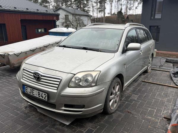 Pelēks Toyota Avensis 2005 Viļņa, ar dzinēja tilpumu 2.00 L un nobraukumu 330 tūkst. km par 750 €, foto 3 vietnē AUTOMOTO.COM.LV
