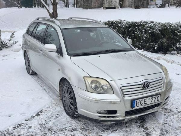 Pelēks Toyota Avensis 2005 Viļņa, ar dzinēja tilpumu 1.79 L un nobraukumu 26 tūkst. km par 750 €, foto 2 vietnē AUTOMOTO.COM.LV