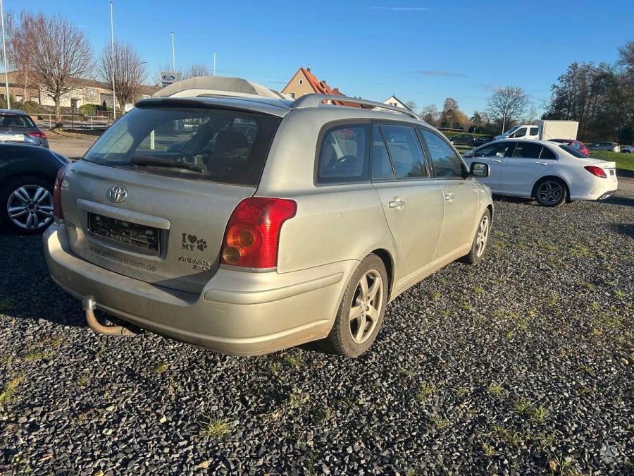 Grey Toyota Avensis 2005 in Marijampole, with an engine capacity of 2.00 L and mileage of 240 thousand km for 1800 €, photo 4 on AUTOMOTO.COM.LV