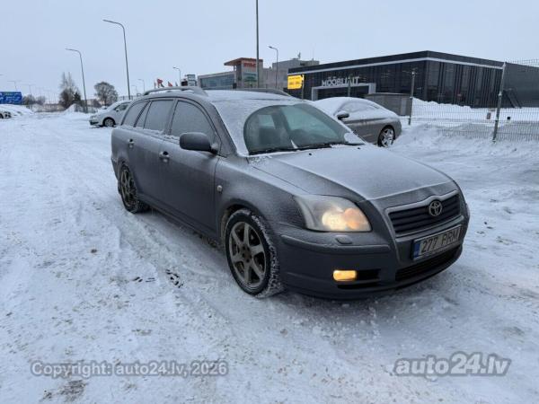 Grey Toyota Avensis 2005 in Tallinn, with an engine capacity of 2.00 L and mileage of 308 thousand km for 890 €, photo 3 on AUTOMOTO.COM.LV