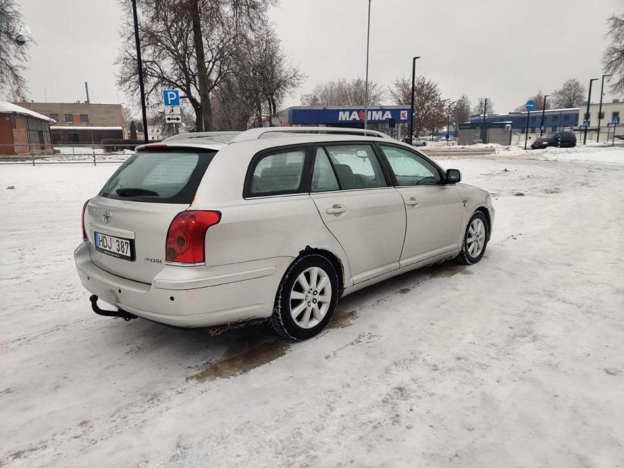 Grey Toyota Avensis 2005 in Alytus, with an engine capacity of 2.00 L and mileage of 444 thousand km for 1300 €, photo 4 on AUTOMOTO.COM.LV