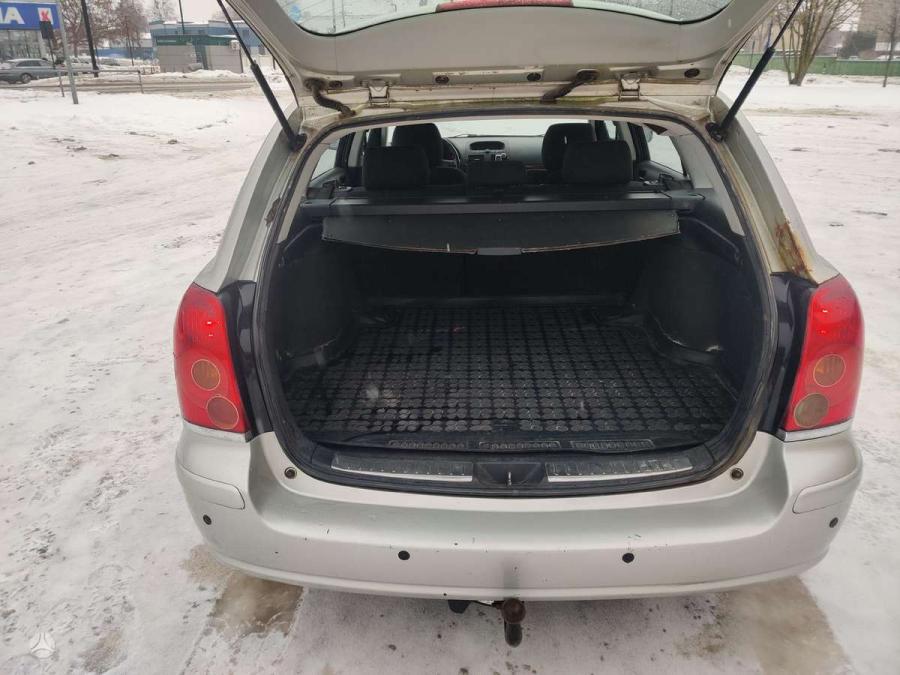 Grey Toyota Avensis 2005 in Alytus, with an engine capacity of 2.00 L and mileage of 444 thousand km for 1300 €, photo 10 on AUTOMOTO.COM.LV