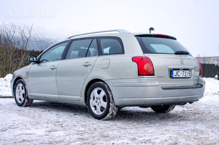Grey Toyota Avensis 2005 in Jelgava, with an engine capacity of 2.00 L and mileage of 325 thousand km for 2190 €, photo 4 on AUTOMOTO.COM.LV