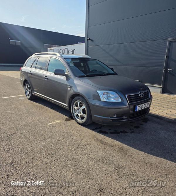 Grey Toyota Avensis 2005 in Tallinn, with an engine capacity of 2.20 L and mileage of 212 thousand km for 3199 €, photo 1 on AUTOMOTO.COM.LV