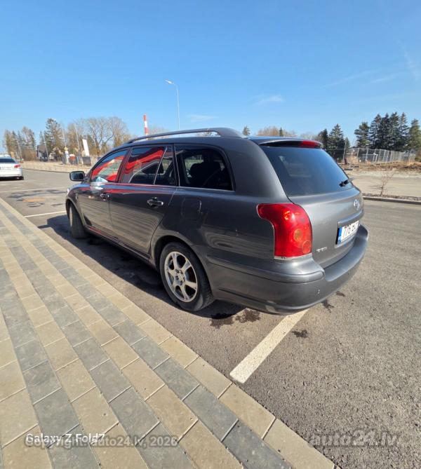 Grey Toyota Avensis 2005 in Tallinn, with an engine capacity of 2.20 L and mileage of 212 thousand km for 3199 €, photo 4 on AUTOMOTO.COM.LV