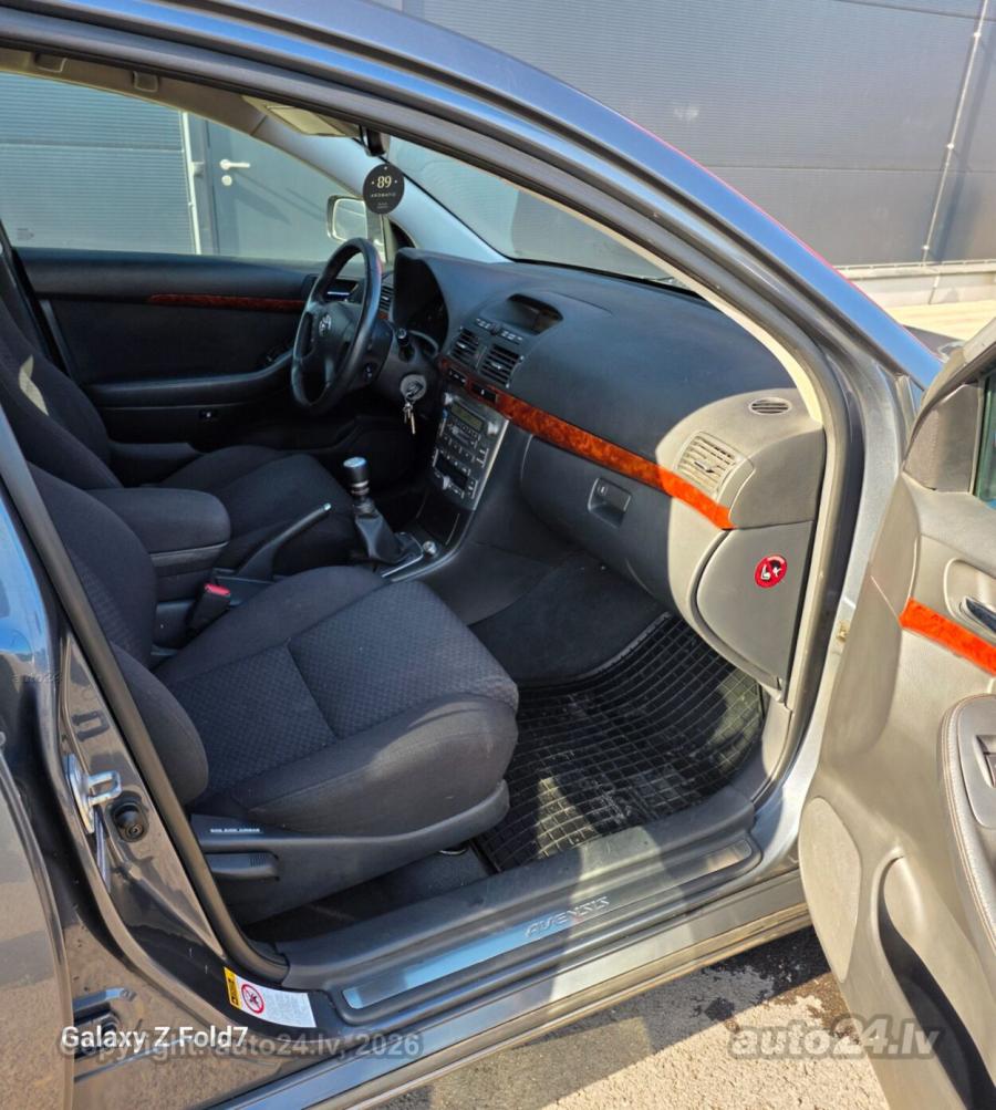 Grey Toyota Avensis 2005 in Tallinn, with an engine capacity of 2.20 L and mileage of 212 thousand km for 3199 €, photo 7 on AUTOMOTO.COM.LV