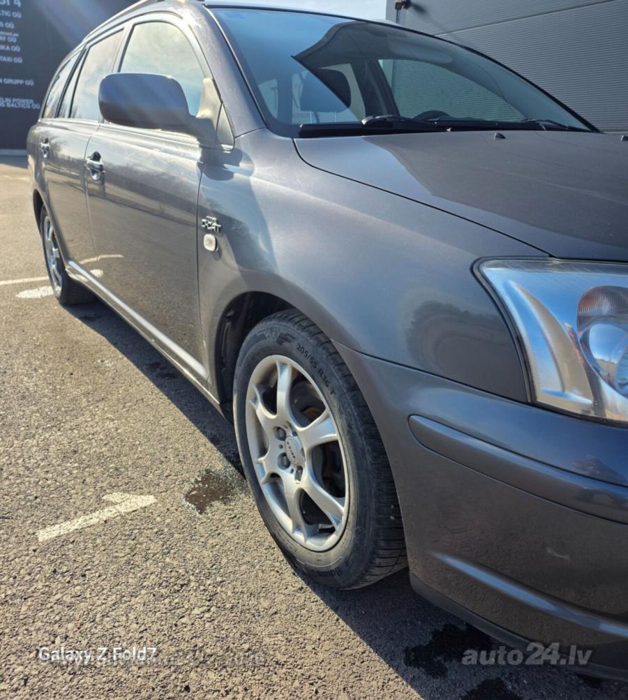 Grey Toyota Avensis 2005 in Tallinn, with an engine capacity of 2.20 L and mileage of 212 thousand km for 3199 €, photo 14 on AUTOMOTO.COM.LV