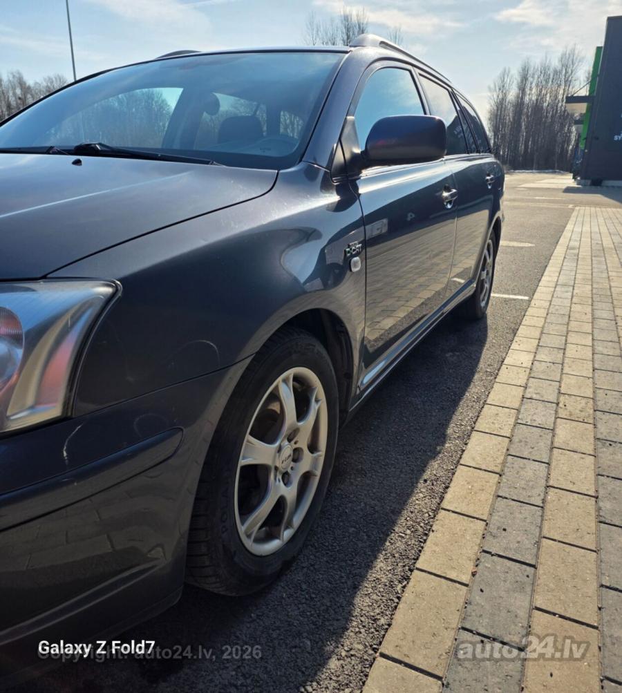 Grey Toyota Avensis 2005 in Tallinn, with an engine capacity of 2.20 L and mileage of 212 thousand km for 3199 €, photo 15 on AUTOMOTO.COM.LV