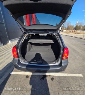 Grey Toyota Avensis 2005 in Tallinn, with an engine capacity of 2.20 L and mileage of 212 thousand km for 3199 €, photo 16 on AUTOMOTO.COM.LV