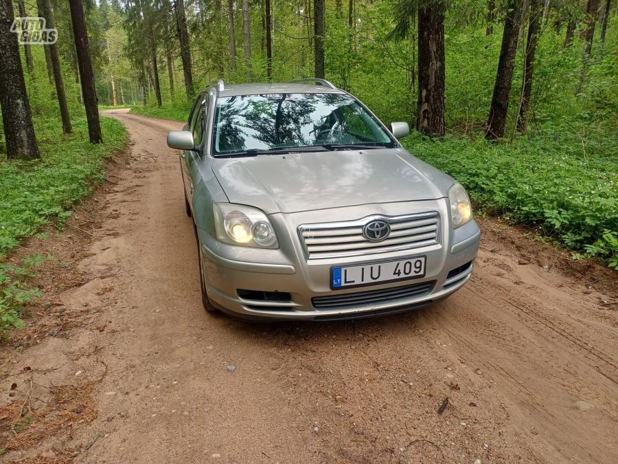 Pelēks Toyota Avensis 2005 Viļņa, ar dzinēja tilpumu 2.00 L un nobraukumu 379 tūkst. km par 1750 €, foto 4 vietnē AUTOMOTO.COM.LV
