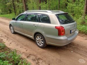 Pelēks Toyota Avensis 2005 Viļņa, ar dzinēja tilpumu 2.00 L un nobraukumu 379 tūkst. km par 1750 €, foto 10 vietnē AUTOMOTO.COM.LV