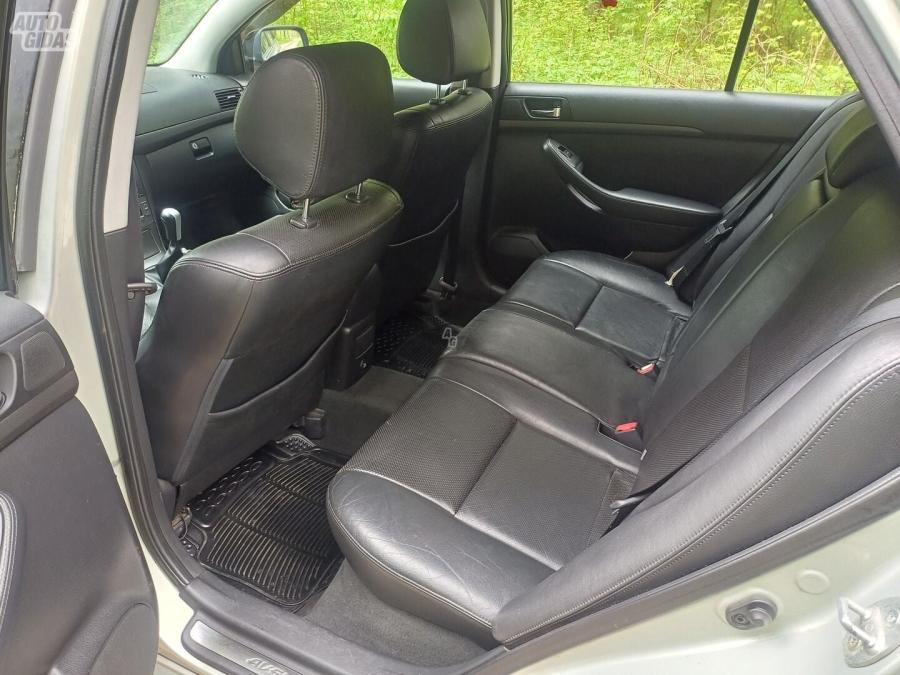 Pelēks Toyota Avensis 2005 Viļņa, ar dzinēja tilpumu 2.00 L un nobraukumu 379 tūkst. km par 1750 €, foto 13 vietnē AUTOMOTO.COM.LV
