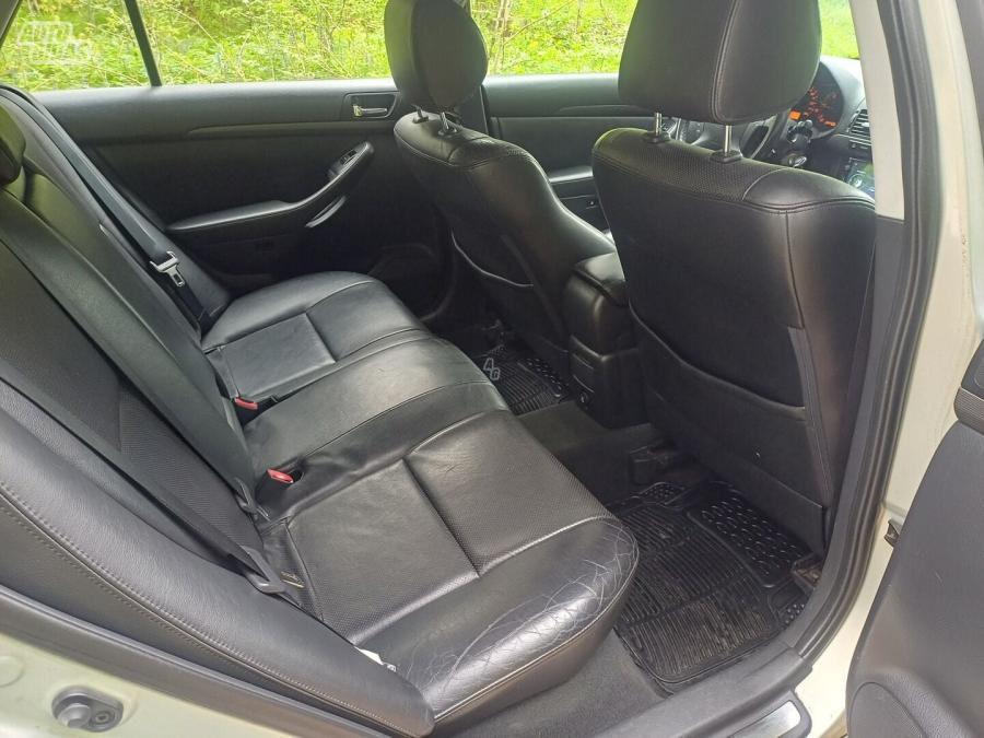 Pelēks Toyota Avensis 2005 Viļņa, ar dzinēja tilpumu 2.00 L un nobraukumu 379 tūkst. km par 1750 €, foto 14 vietnē AUTOMOTO.COM.LV