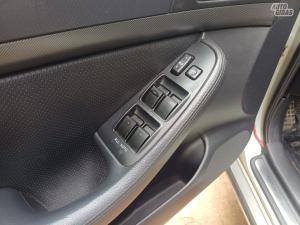 Pelēks Toyota Avensis 2005 Viļņa, ar dzinēja tilpumu 2.00 L un nobraukumu 379 tūkst. km par 1750 €, foto 18 vietnē AUTOMOTO.COM.LV