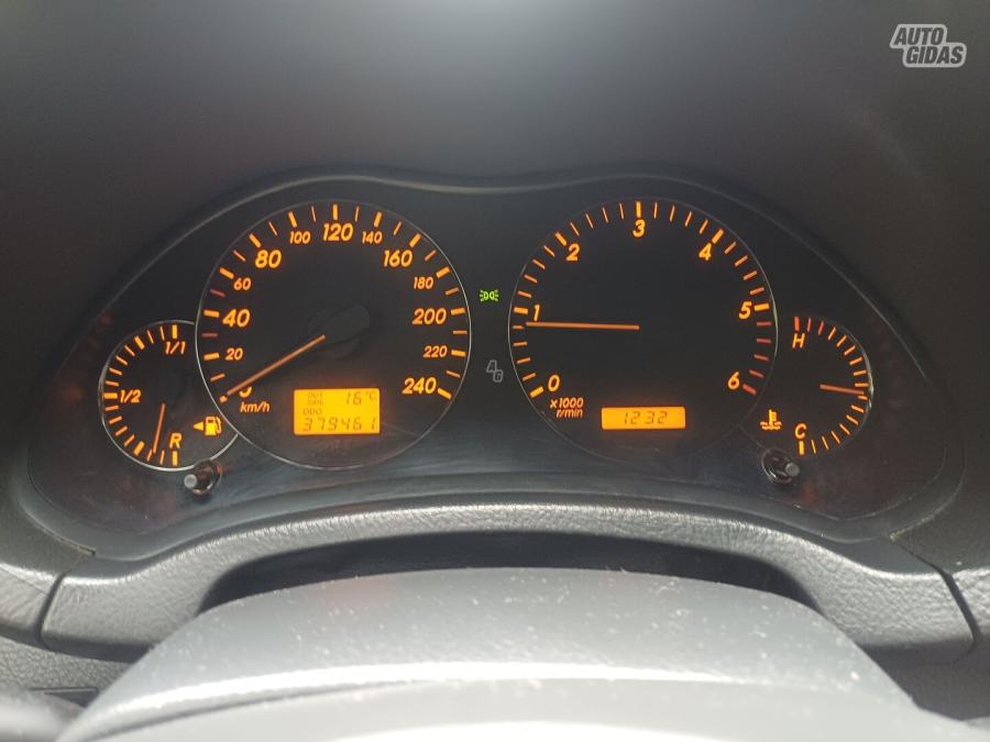 Pelēks Toyota Avensis 2005 Viļņa, ar dzinēja tilpumu 2.00 L un nobraukumu 379 tūkst. km par 1750 €, foto 21 vietnē AUTOMOTO.COM.LV