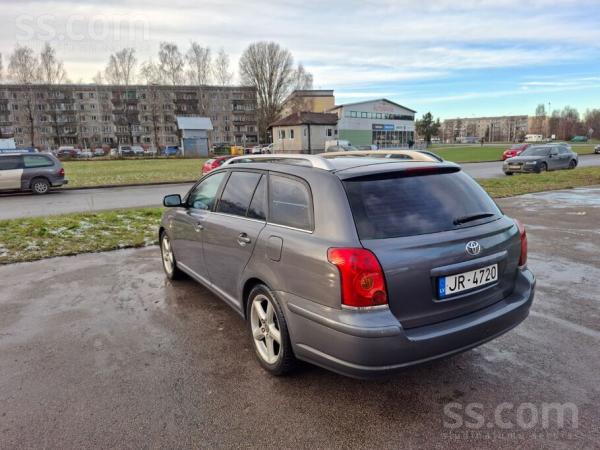 Pelēks Toyota Avensis 2005 Rīga, ar dzinēja tilpumu 2.20 L un nobraukumu 214 tūkst. km par 2180 €, foto 1 vietnē AUTOMOTO.COM.LV