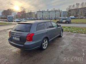 Серый Тойота Авенсис 2005 в Рига, объемом двигателя 2.20 л и пробегом 214 тыс. км за 2180 €, фото 3 на AUTOMOTO.COM.LV