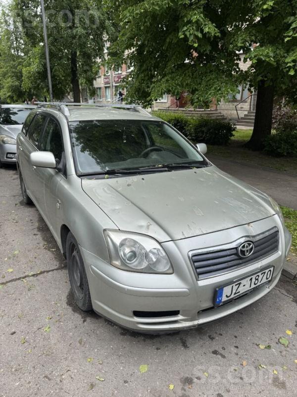 Серый Тойота Авенсис 2005 в Рига, объемом двигателя 2.00 л и пробегом 384 тыс. км за 1000 €, фото 1 на AUTOMOTO.COM.LV