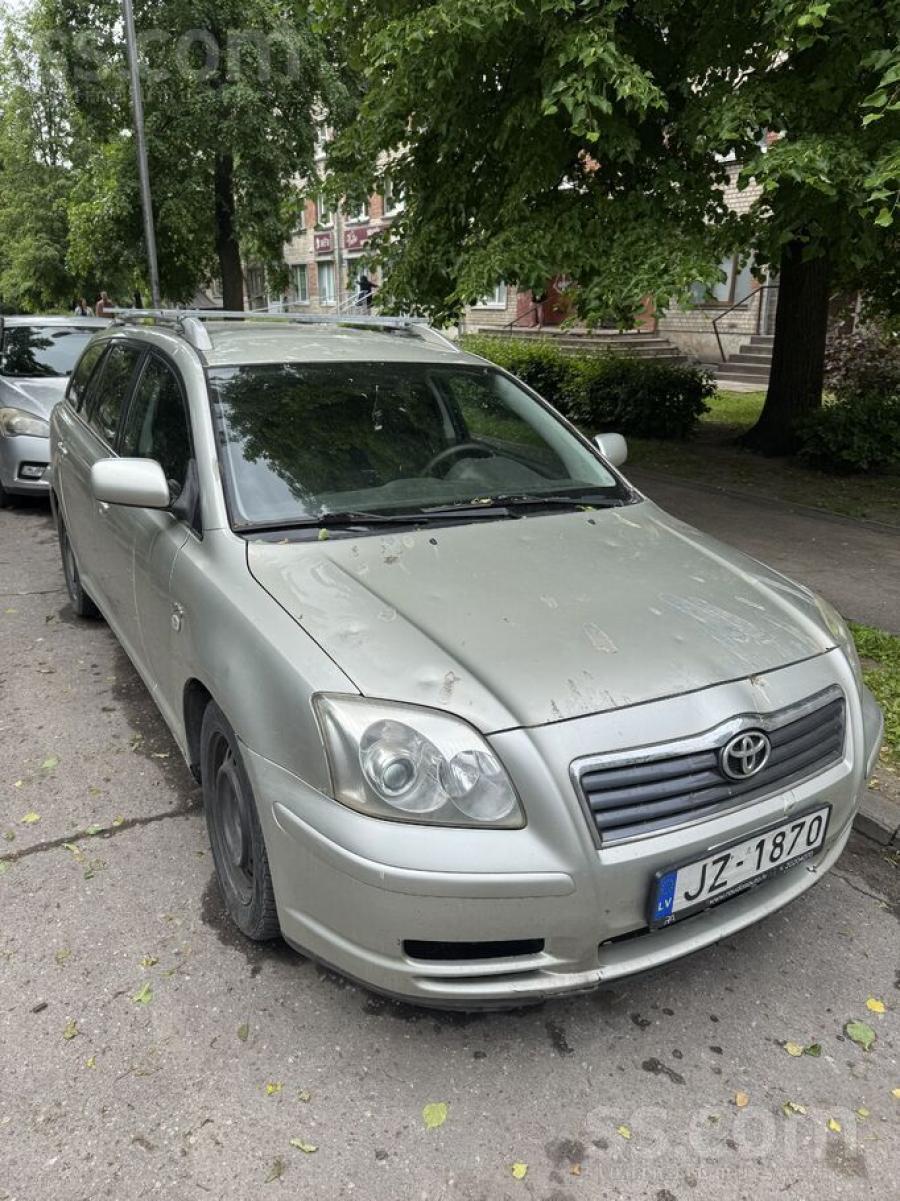 Grey Toyota Avensis 2005 in Riga, with an engine capacity of 2.00 L and mileage of 384 thousand km for 1000 €, photo 1 on AUTOMOTO.COM.LV