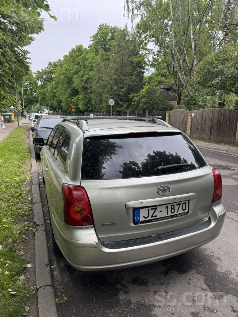 Grey Toyota Avensis 2005 in Riga, with an engine capacity of 2.00 L and mileage of 384 thousand km for 1000 €, photo 4 on AUTOMOTO.COM.LV