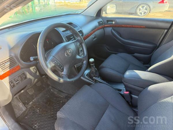 Pelēks Toyota Avensis 2005 Rīga, ar dzinēja tilpumu 2.20 L un nobraukumu 381 tūkst. km par 600 €, foto 6 vietnē AUTOMOTO.COM.LV