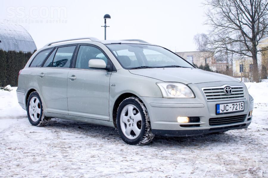Grey Toyota Avensis 2005 in Jelgava, with an engine capacity of 2.00 L and mileage of 325 thousand km for 1800 €, photo 1 on AUTOMOTO.COM.LV