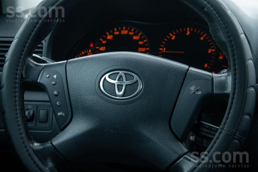 Grey Toyota Avensis 2005 in Jelgava, with an engine capacity of 2.00 L and mileage of 325 thousand km for 1800 €, photo 12 on AUTOMOTO.COM.LV