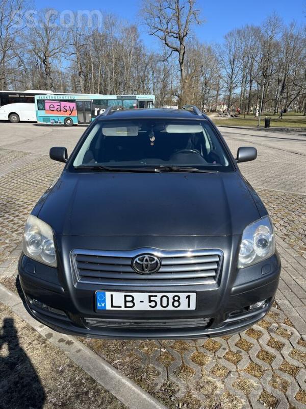 Серый Тойота Авенсис 2005 в Вентспилс, объемом двигателя 2.20 л и пробегом 353 тыс. км за 1400 €, фото 1 на AUTOMOTO.COM.LV