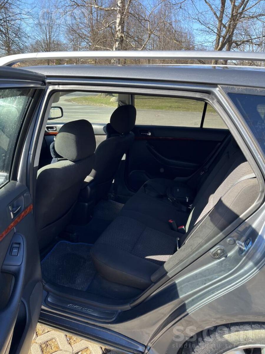 Pelēks Toyota Avensis 2005 Ventspils, ar dzinēja tilpumu 2.20 L un nobraukumu 353 tūkst. km par 1400 €, foto 3 vietnē AUTOMOTO.COM.LV