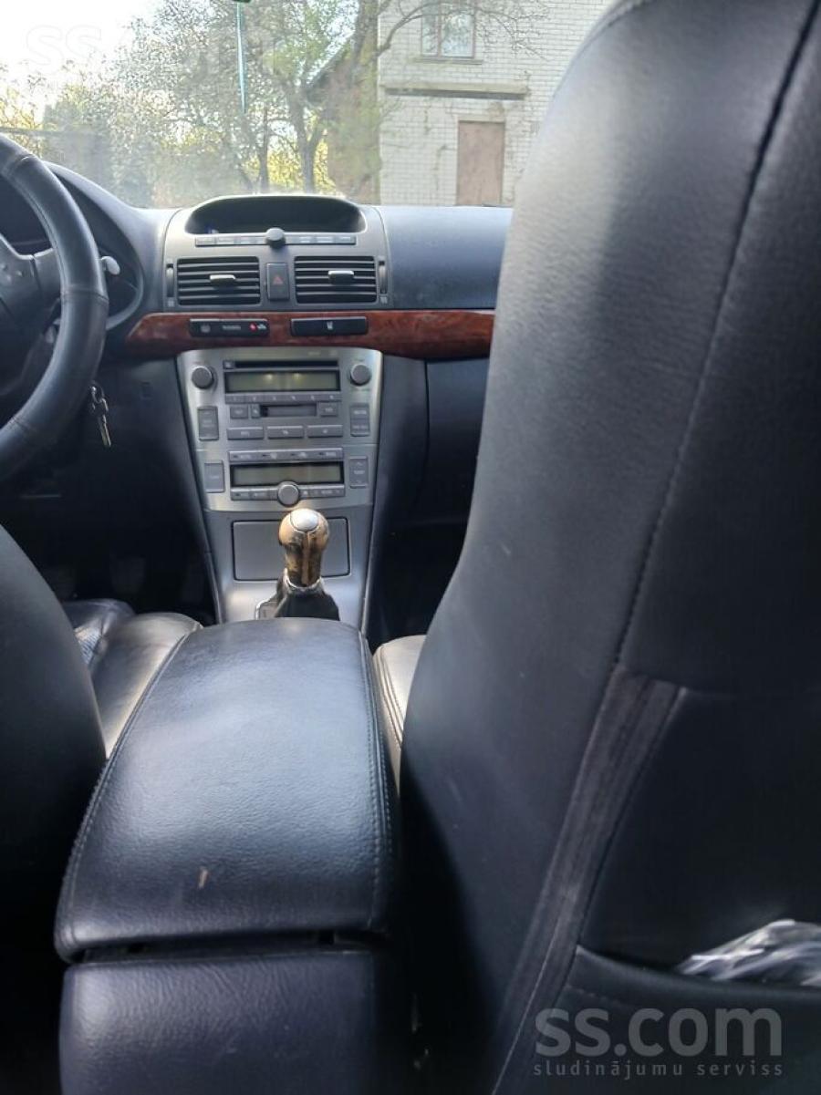 Pelēks Toyota Avensis 2005 Rīga, ar dzinēja tilpumu 2.00 L un nobraukumu 0 tūkst. km par 900 €, foto 6 vietnē AUTOMOTO.COM.LV