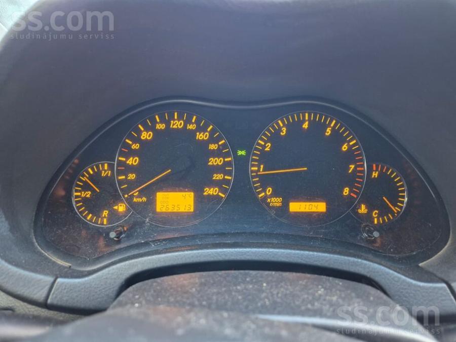 Grey Toyota Avensis 2005 in Ogre, with an engine capacity of 1.80 L and mileage of 265 thousand km for 1775 €, photo 11 on AUTOMOTO.COM.LV