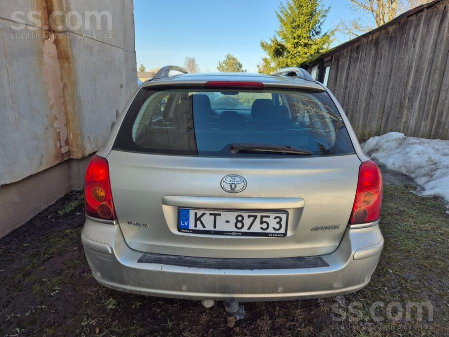 Grey Toyota Avensis 2005 in Ogre, with an engine capacity of 1.80 L and mileage of 265 thousand km for 1775 €, photo 17 on AUTOMOTO.COM.LV