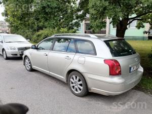 Grey Toyota Avensis 2005 in Riga, with an engine capacity of 2.00 L and mileage of 380 thousand km for 700 €, photo 5 on AUTOMOTO.COM.LV