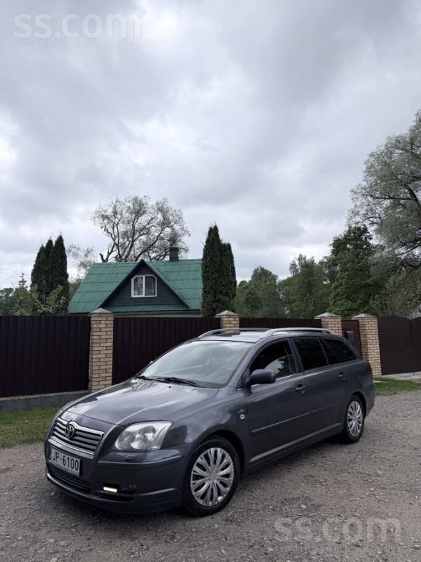 Серый Тойота Авенсис 2005 в Прейли, объемом двигателя 2.20 л и пробегом 229 тыс. км за 1850 €, фото 1 на AUTOMOTO.COM.LV