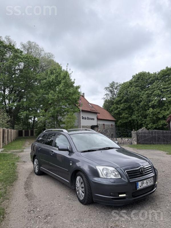 Серый Тойота Авенсис 2005 в Прейли, объемом двигателя 2.20 л и пробегом 229 тыс. км за 1850 €, фото 2 на AUTOMOTO.COM.LV