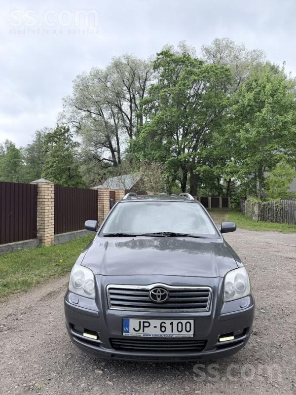 Серый Тойота Авенсис 2005 в Прейли, объемом двигателя 2.20 л и пробегом 229 тыс. км за 1850 €, фото 3 на AUTOMOTO.COM.LV