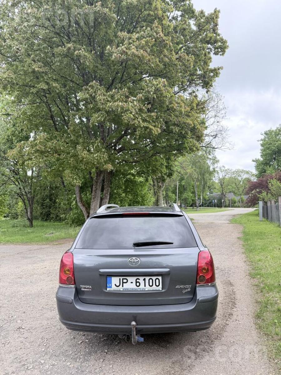 Pelēks Toyota Avensis 2005 Preiļi, ar dzinēja tilpumu 2.20 L un nobraukumu 229 tūkst. km par 1850 €, foto 6 vietnē AUTOMOTO.COM.LV