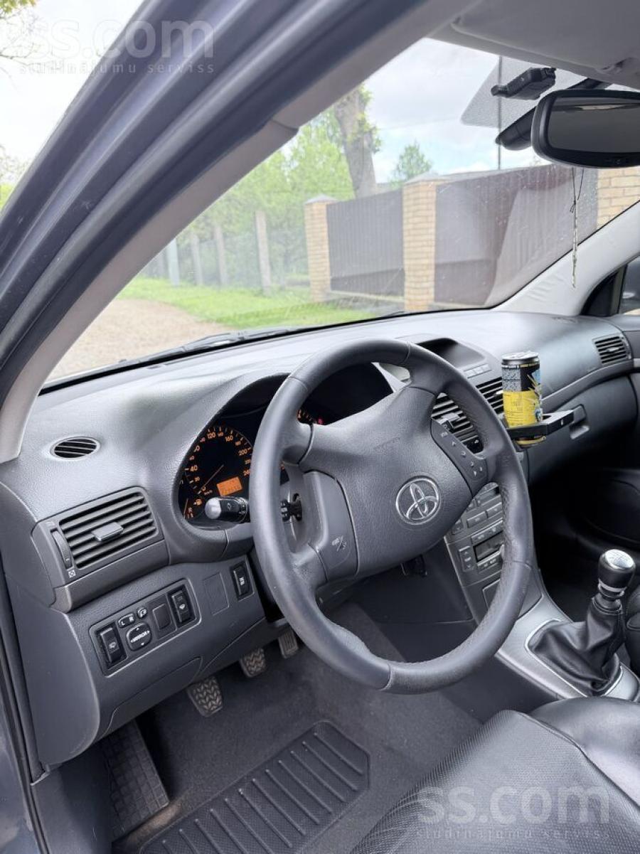 Pelēks Toyota Avensis 2005 Preiļi, ar dzinēja tilpumu 2.20 L un nobraukumu 229 tūkst. km par 1850 €, foto 13 vietnē AUTOMOTO.COM.LV