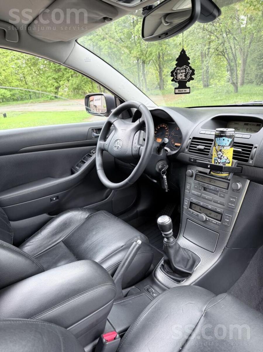 Pelēks Toyota Avensis 2005 Preiļi, ar dzinēja tilpumu 2.20 L un nobraukumu 229 tūkst. km par 1850 €, foto 15 vietnē AUTOMOTO.COM.LV