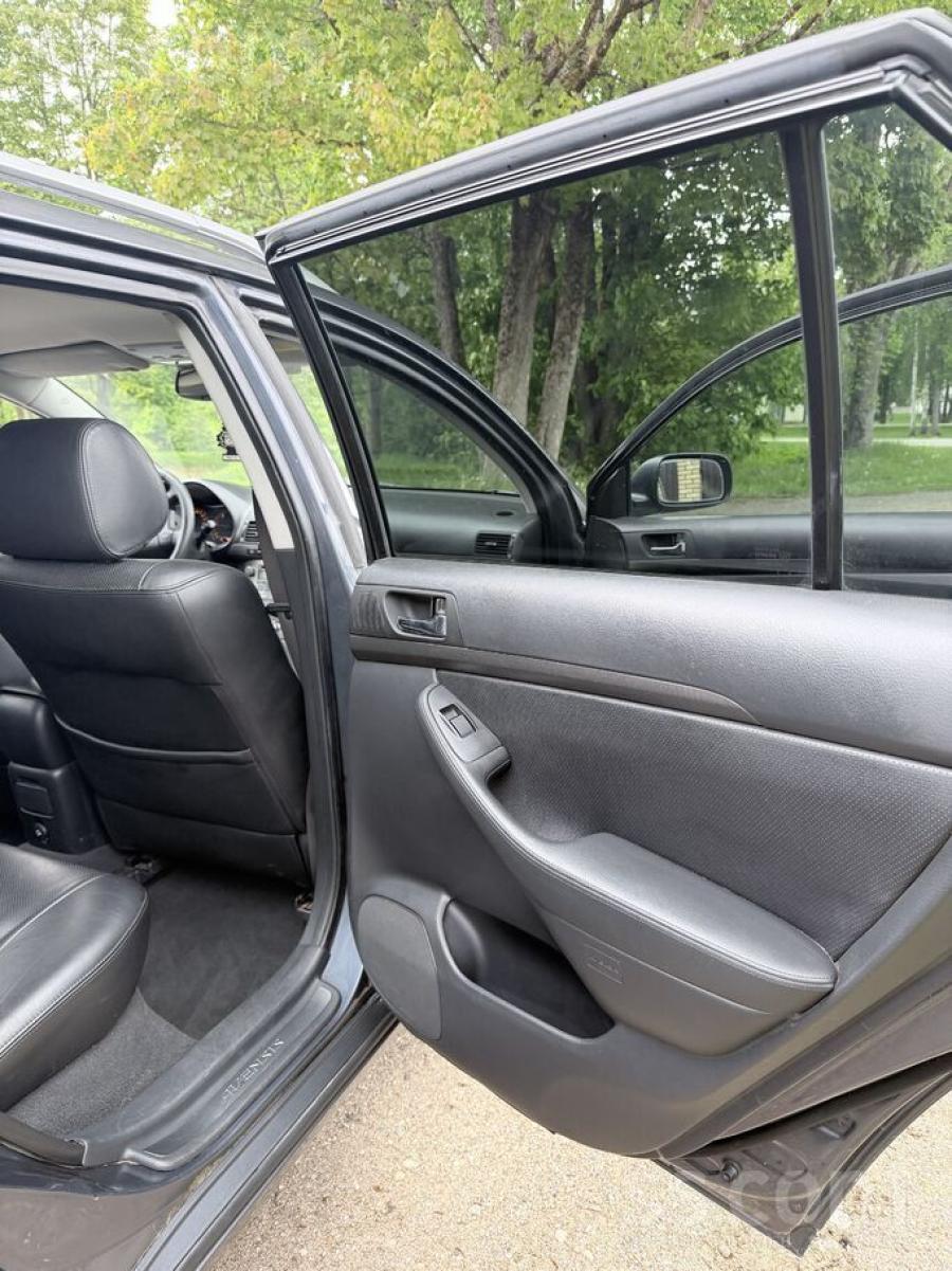 Pelēks Toyota Avensis 2005 Preiļi, ar dzinēja tilpumu 2.20 L un nobraukumu 229 tūkst. km par 1850 €, foto 19 vietnē AUTOMOTO.COM.LV
