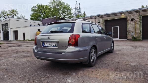 Pelēks Toyota Avensis 2005 Rīga, ar dzinēja tilpumu 2.00 L un nobraukumu 315 tūkst. km par 2100 €, foto 4 vietnē AUTOMOTO.COM.LV