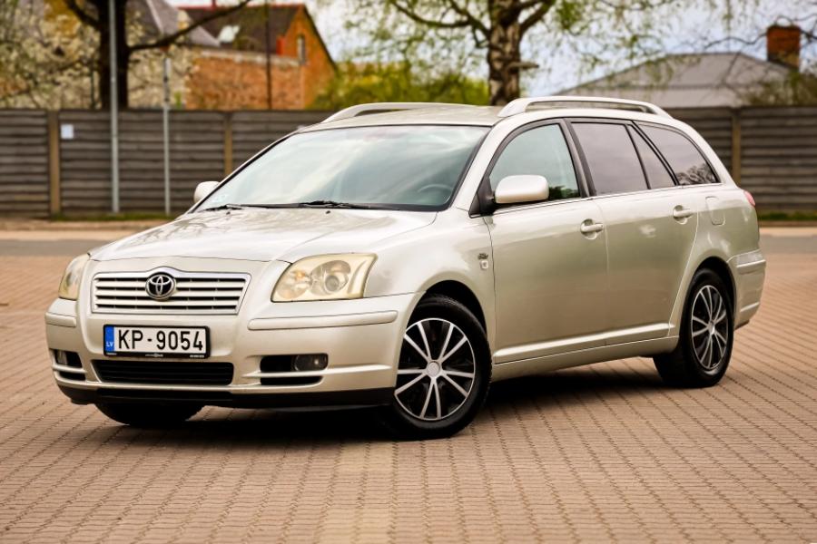Pelēks Toyota Avensis 2005 Rīga, ar dzinēja tilpumu 2.00 L un nobraukumu 389 tūkst. km par 1800 €, foto 1 vietnē AUTOMOTO.COM.LV