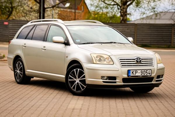 Pelēks Toyota Avensis 2005 Rīga, ar dzinēja tilpumu 2.00 L un nobraukumu 389 tūkst. km par 1800 €, foto 3 vietnē AUTOMOTO.COM.LV