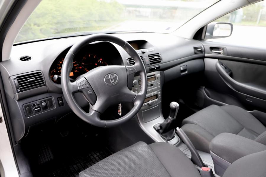 Pelēks Toyota Avensis 2005 Rīga, ar dzinēja tilpumu 2.00 L un nobraukumu 389 tūkst. km par 1800 €, foto 11 vietnē AUTOMOTO.COM.LV