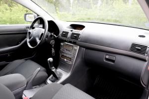Pelēks Toyota Avensis 2005 Rīga, ar dzinēja tilpumu 2.00 L un nobraukumu 389 tūkst. km par 1800 €, foto 15 vietnē AUTOMOTO.COM.LV