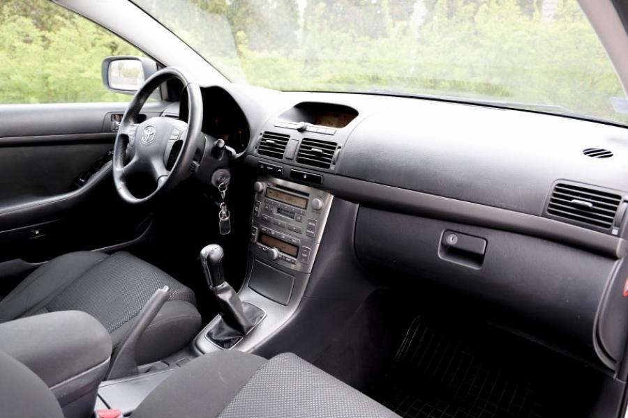 Pelēks Toyota Avensis 2005 Rīga, ar dzinēja tilpumu 2.00 L un nobraukumu 389 tūkst. km par 1800 €, foto 15 vietnē AUTOMOTO.COM.LV