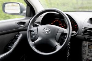 Pelēks Toyota Avensis 2005 Rīga, ar dzinēja tilpumu 2.00 L un nobraukumu 389 tūkst. km par 1800 €, foto 17 vietnē AUTOMOTO.COM.LV
